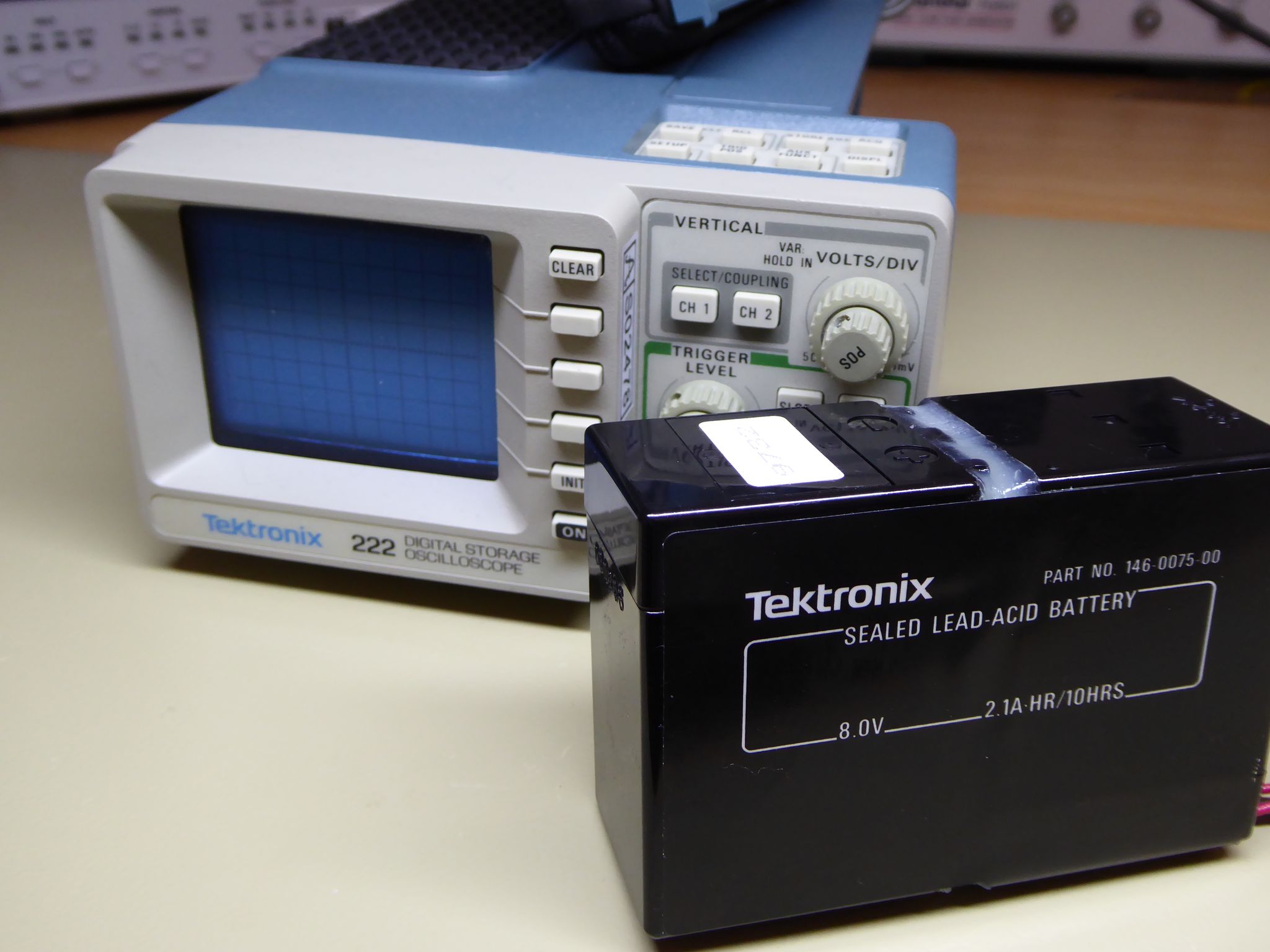 1989 Tektronix 222 Miniature CRT Portable Oscilloscope – Battery Pack ...